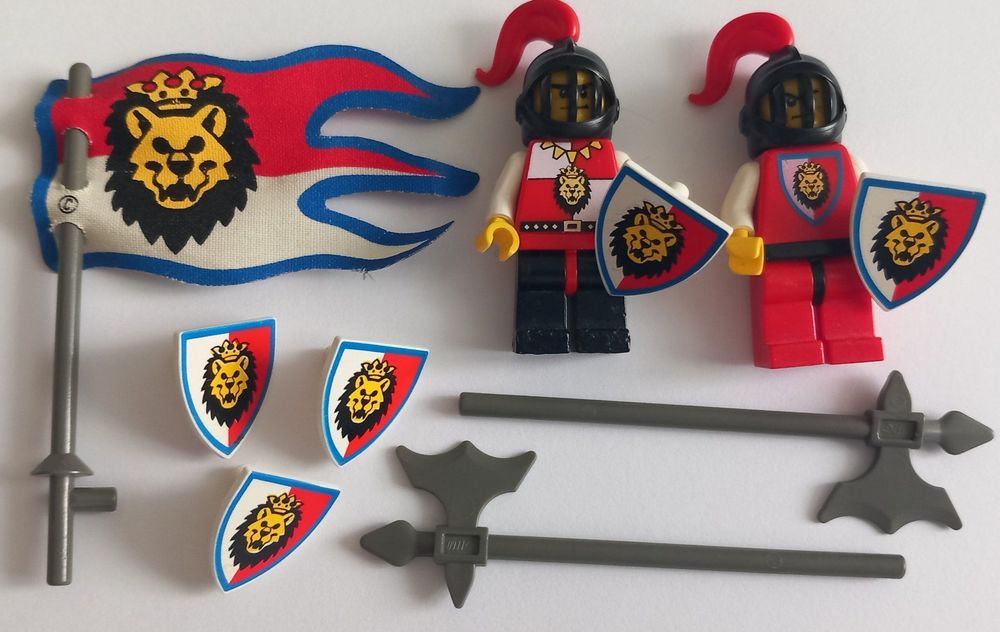 Lego Chevalier Lion avec Armes et Drapeaux. Vintage! (Gebraucht) in ...
