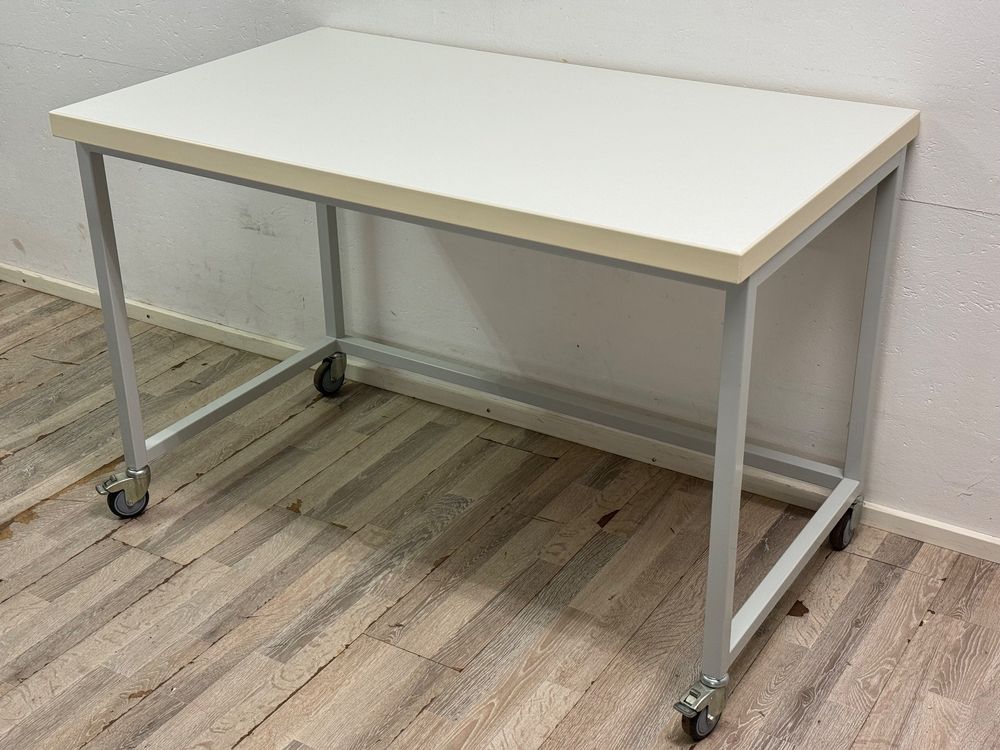 Labor-Tisch mit Rollen! (Gebraucht) in Niederdorf für CHF 170 – mit ...