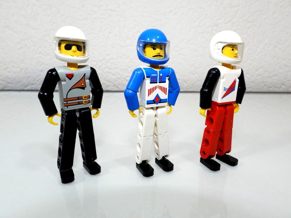 LEGO TECHNIC 3 FIGUREN MIT HELM (Gebraucht) in für CHF 24 – mit ...