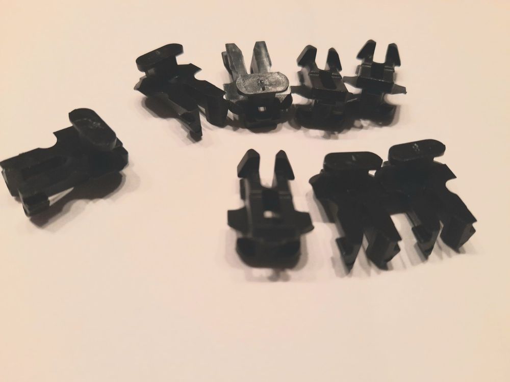 811853329E Audi 80 90 Coupe urquattro Clips für Zierleiste (Neu (gemäss ...