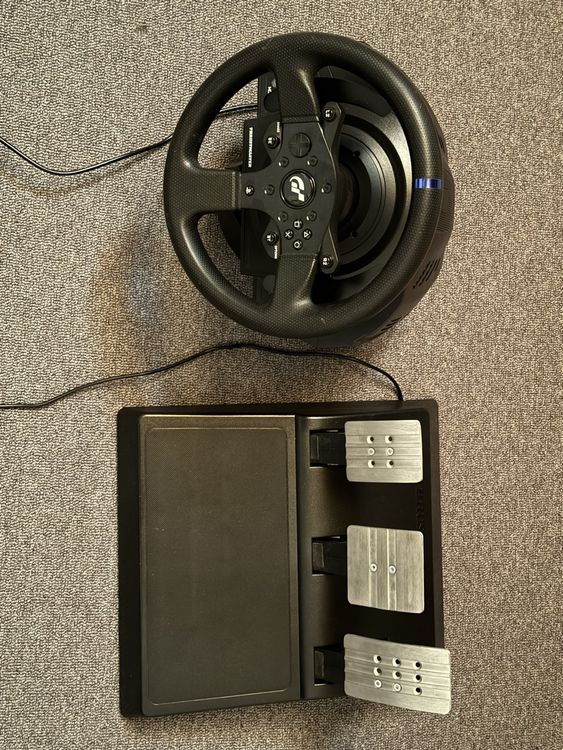 Thrustmaster T300 RS GT-Edition + Ferrari F1 Wheel Add-On (Neu (gemäss ...