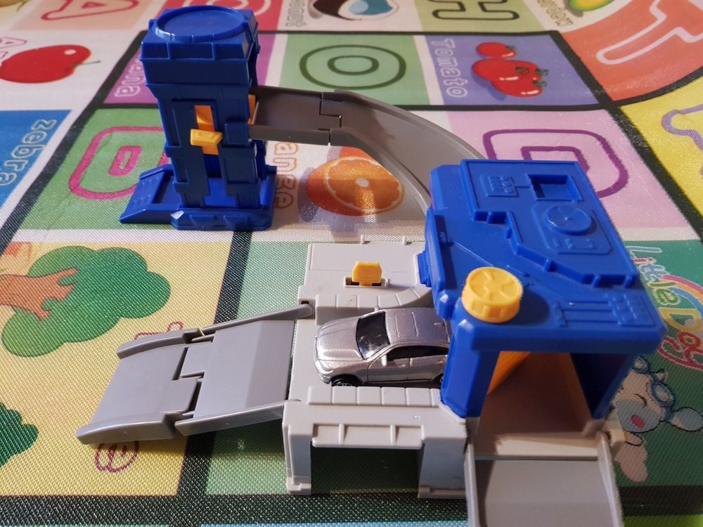 Multilayer Parking Garage mit Auto (Gebraucht) in Ortschwaben für CHF 2 ...