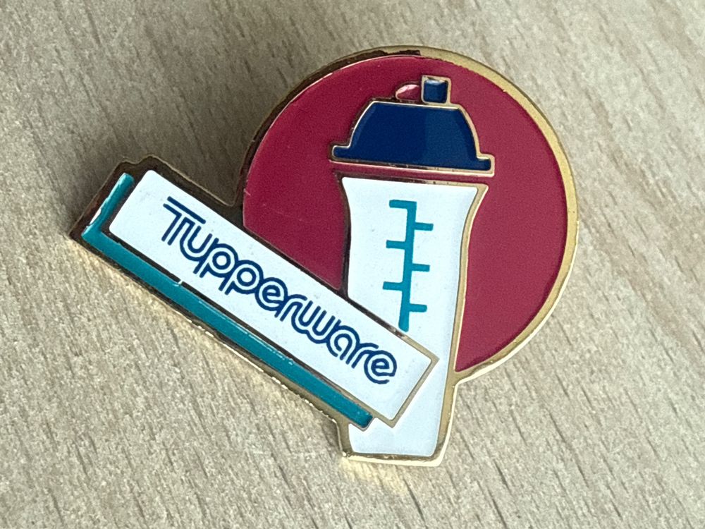 Pin Tupperware (Gebraucht) in Glattbrugg für CHF 1 – mit Lieferung auf ...