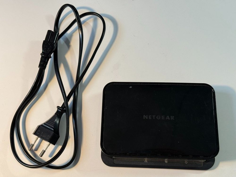 Netgear Powerline AV Adapter mit Ethernet-Switch (XAV1004) (Gebraucht ...