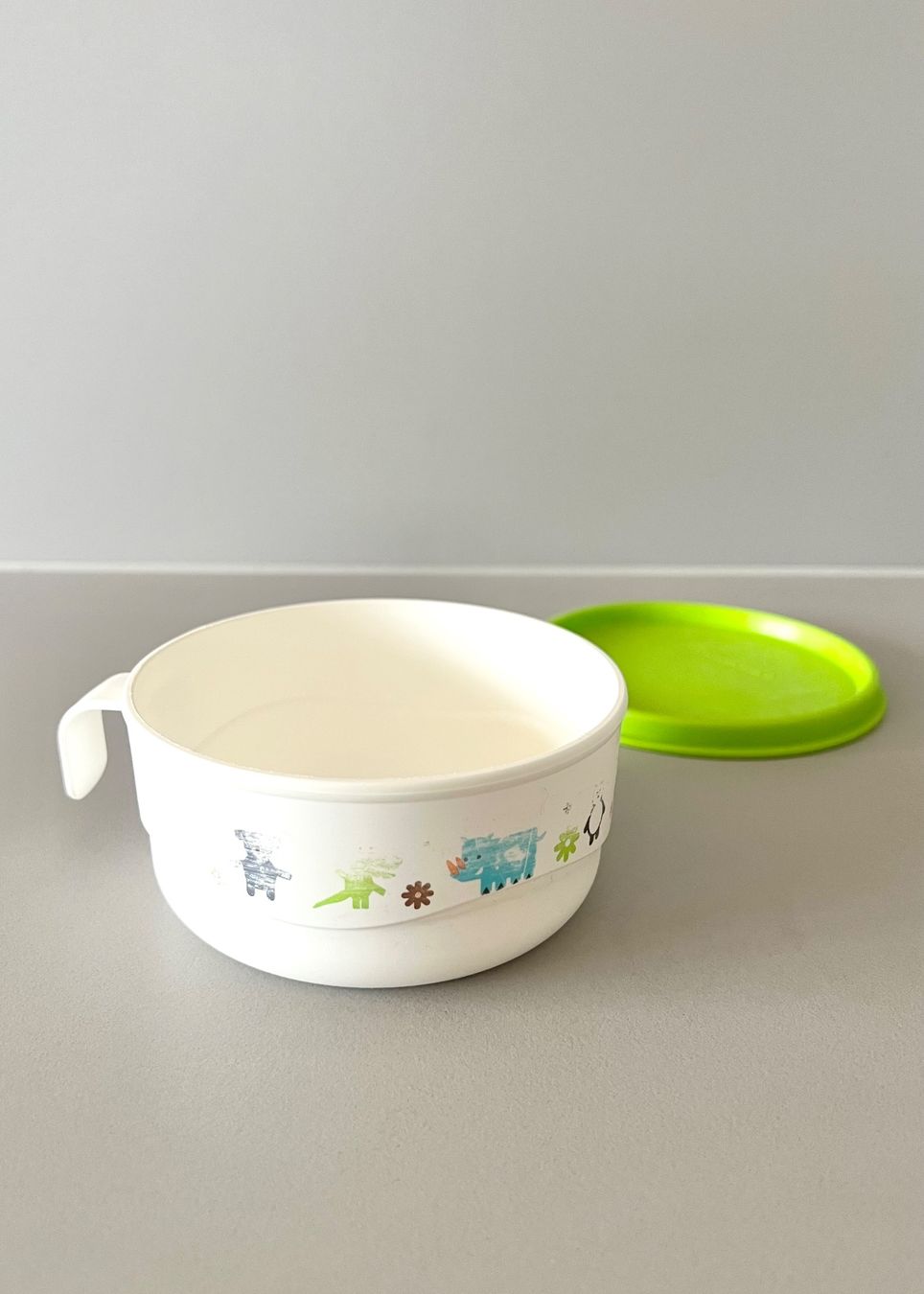 Tupperware Kinder Behälter plus 2 Baby Löffel mit Box (Gebraucht) in ...