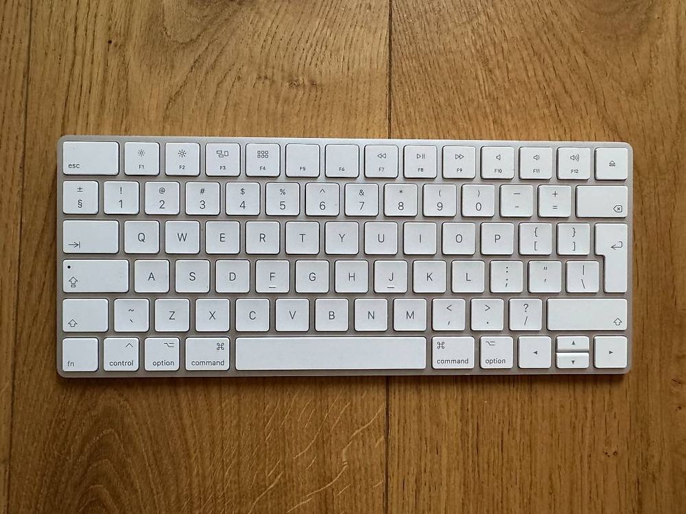 Apple Magic Keyboard A1644 QWERTY (Gebraucht) in Horgen für CHF 42 ...