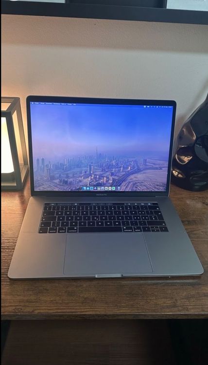 MacBook Pro 15" 2018, 6 Core i9, 32GB RAM (Gebraucht) in Lugano für CHF 690 – mit Lieferung auf ...