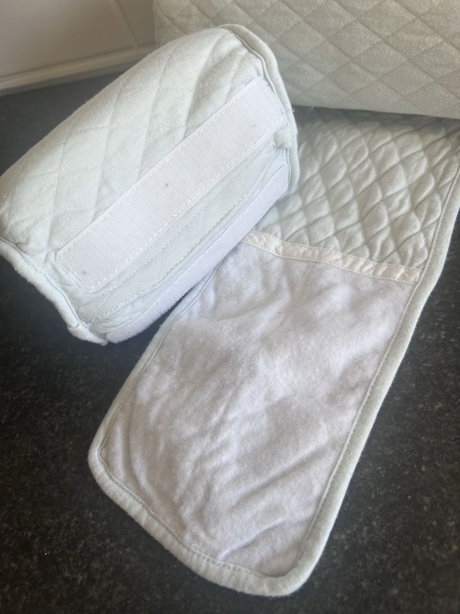 Red Castle “ Bébécal “ coussin calage bebé, parfait état! (Neu (gemäss ...