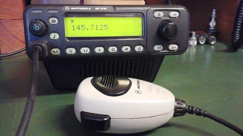 Motorola MC 2100 VHF Mobilfunkgerät Nr. 1 (Gebraucht) in Farnern für CHF 25 – mit Lieferung auf ...