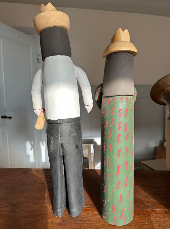 2 Holzskulpturen Kunst von Miche Andino 59.5 cm hoch (Gebraucht) in ...