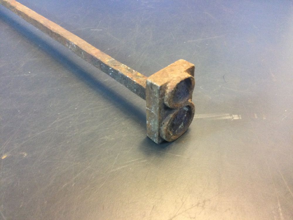 Antikes rostiges Brandeisen Nummer 8 (Gebraucht) in Wangen SZ für CHF ...