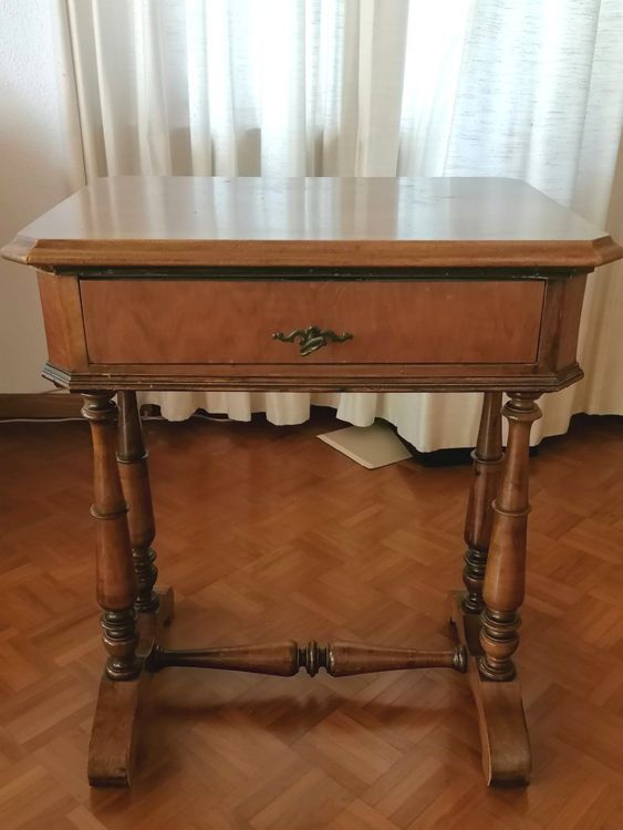 Antikes Nähtischli | Kaufen auf Ricardo