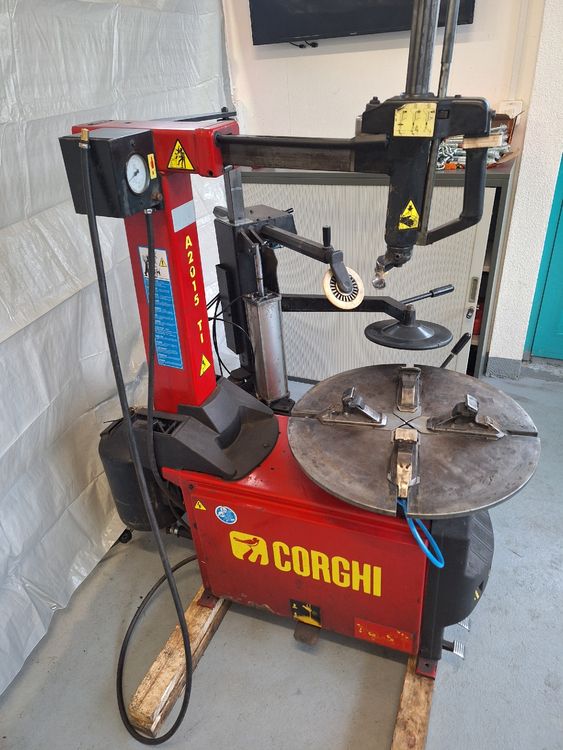 Corghi A2015 Ti Reifenmontiermaschine (Pneumontiermaschine) (Gebraucht) in Bütschwil für CHF ...