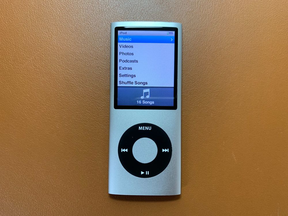 Apple iPod nano Gen 4 (8GB) (Gebraucht) in St-Brais für CHF 40 – mit ...