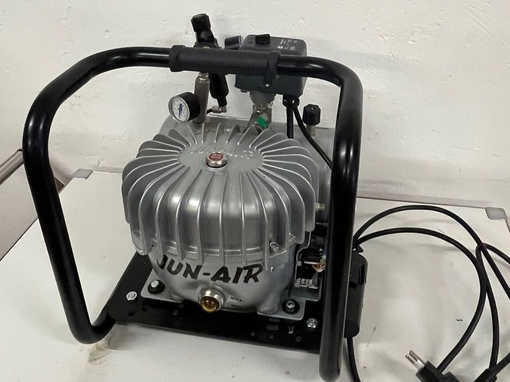 Junair 4-4 mini Flüsterkompressor (Gebraucht) in Niederdorf für CHF 303 – mit Lieferung auf ...