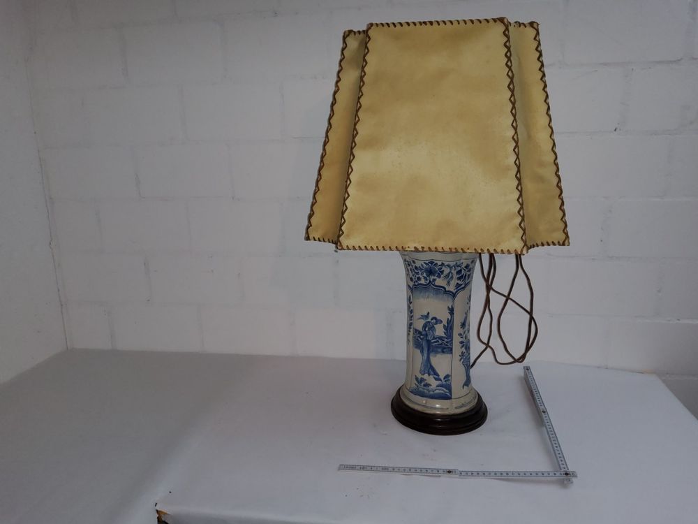 Antike chinesische Stehlampe mit Schirm weiss (Gebraucht) in Hauptwil für CHF 300 – nur Abholung ...