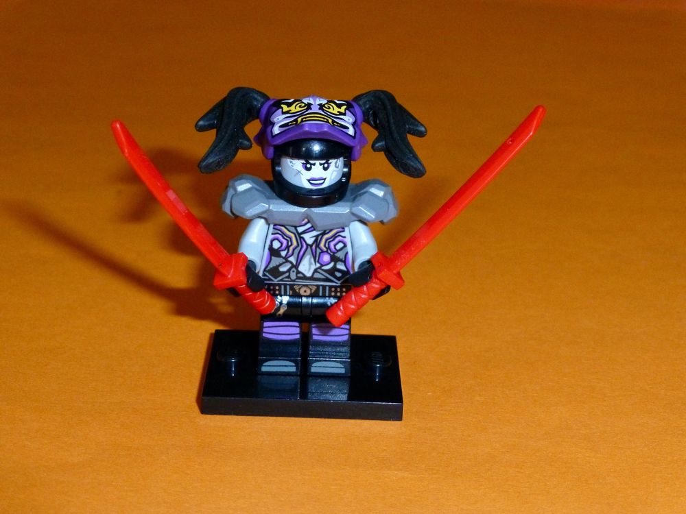 Lego Ninjago/ Minifigur njo397 Ultra Violet + Waffen (Gebraucht) in ...
