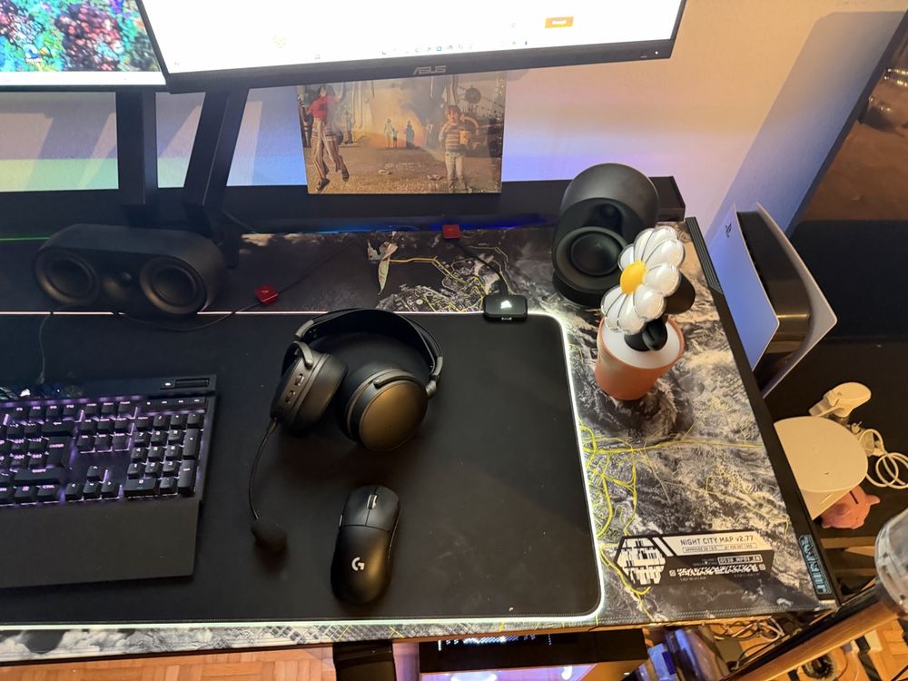 Super High End Gaming Complete PC RTX 5090 with desk/chair (Neu (gemäss ...