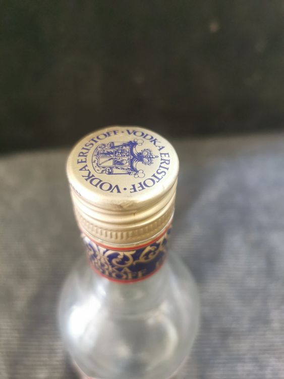 ANCIENNE BOUTEILLE DE VODKA ERISTOFF ENTAMÉE (Gebraucht) in Genève für ...
