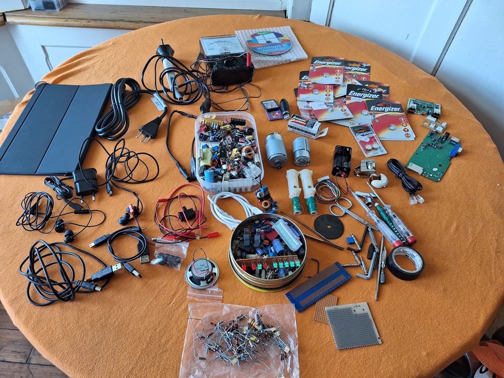 ElektronikTeile (Gebraucht) in Zürich für CHF 15 – mit Lieferung auf ...