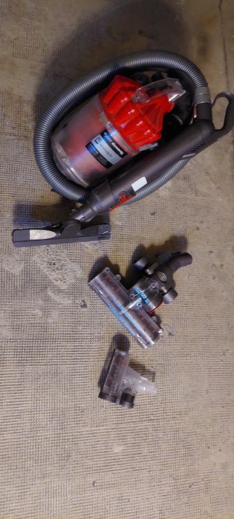 Dyson DC32 Animal Pro (Defekt) in für CHF 1 – nur Abholung auf Ricardo ...