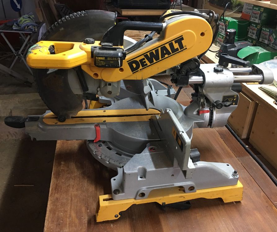 Dewalt DW718 QS Typ 1 Kapp- und Gehrungssäge (Defekt) in Uetendorf für ...