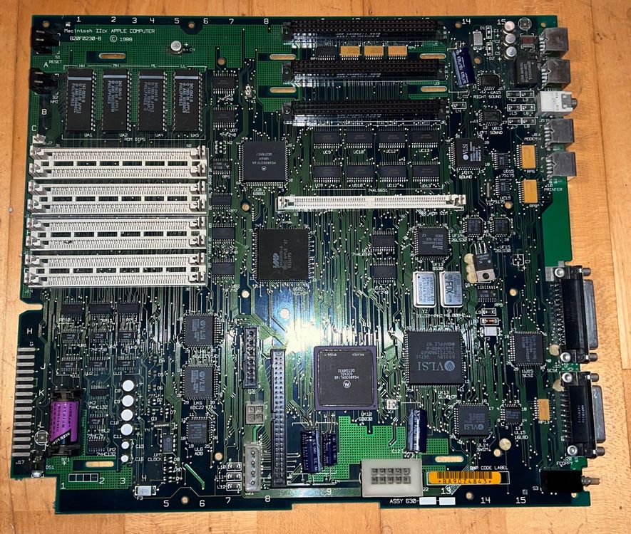 Apple Macintosh IIcx Vintage Desktop Computer Mainboard (Defekt) in ...