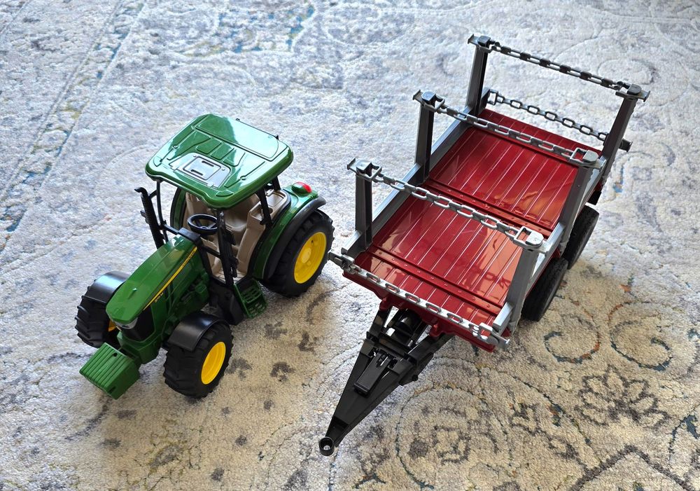 bruder Traktor - JOHN DEERE 5115 M mit Kipp-Anhänger | Kaufen auf Ricardo