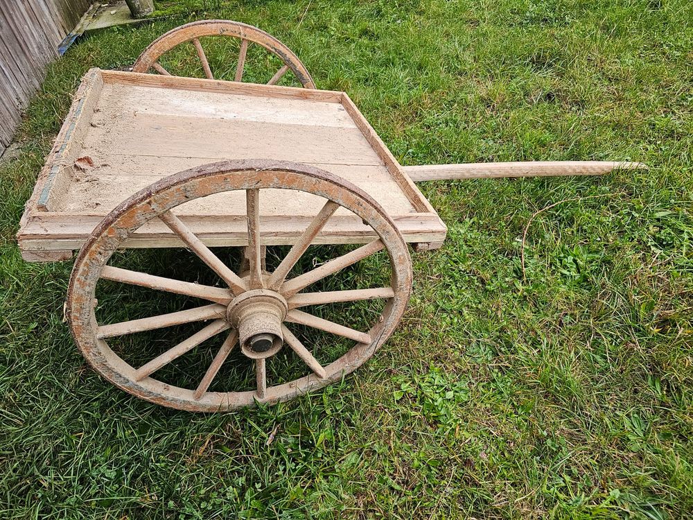 charette en bois (Gebraucht) in Surpierre für CHF 50 – nur Abholung auf ...
