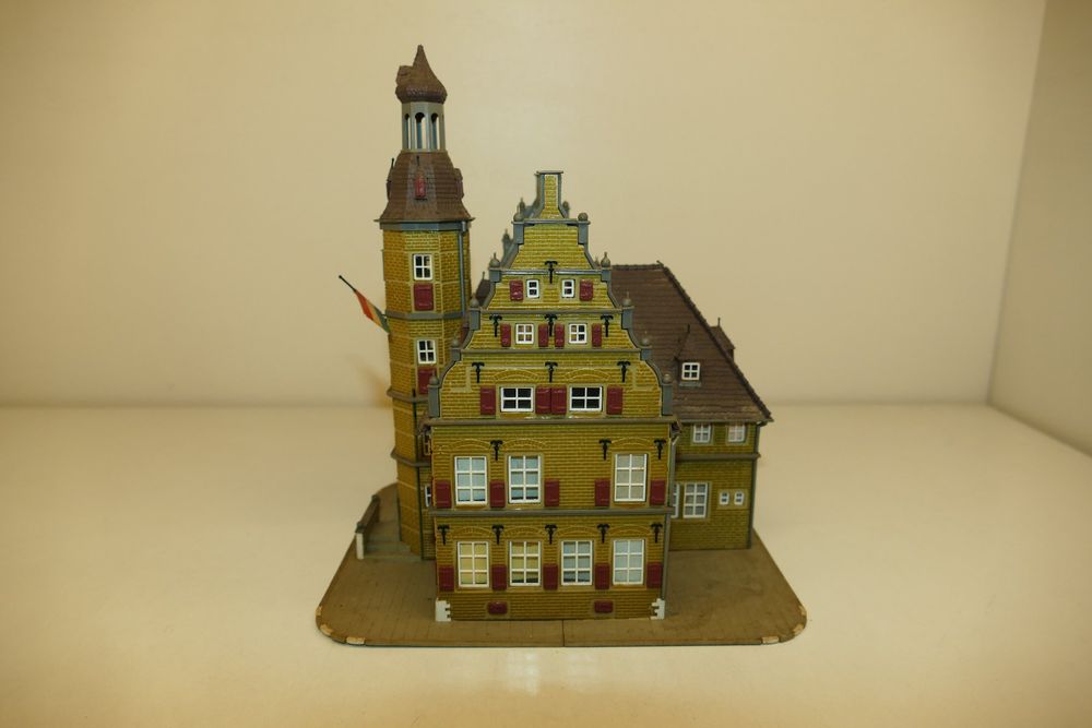 Kibri H0: Rathaus (Gebraucht) in Niederhasli für CHF 38 – mit Lieferung ...