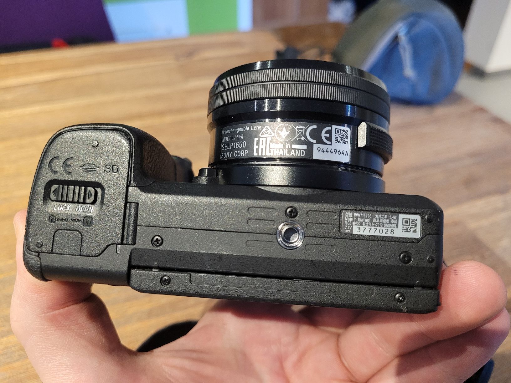 Sony Alpha 6400 A6400 Kit + 16-50mm Objektiv top Zustand (Gebraucht) in ...