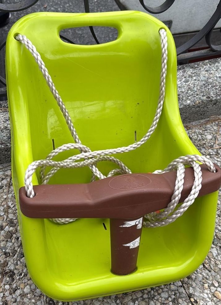 Balançoire bébé verte en plastique - Idéale jardin ! (Gebraucht) in ...