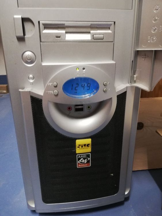 Desktop PC (Windows XP) mit Bildschirm (Gebraucht) in Zurich für CHF 1 ...