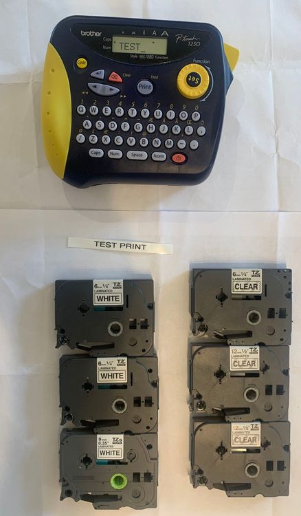Brother P-Touch 1250 + 6 Tape (3 white / 3 clear) | Kaufen auf Ricardo