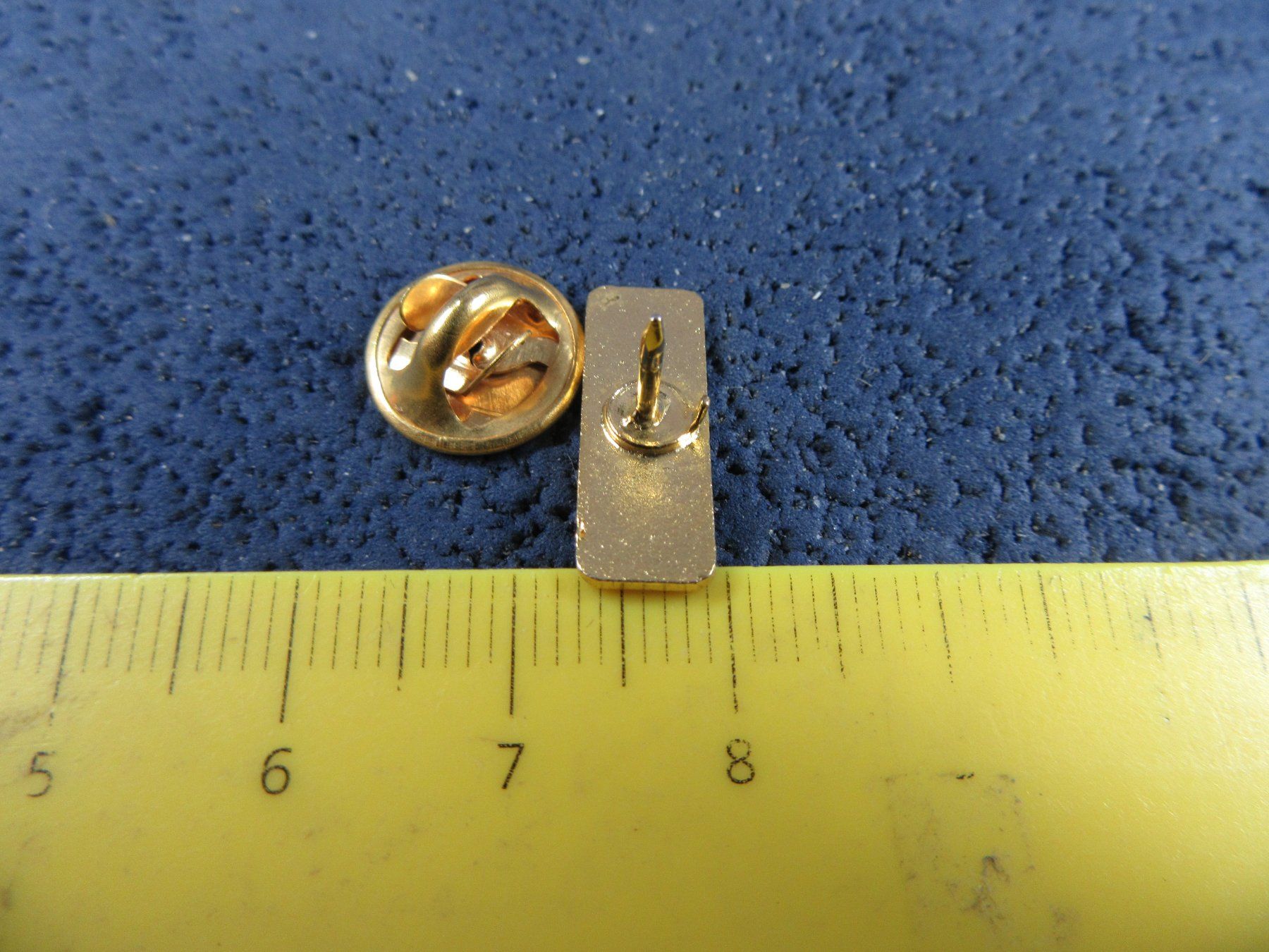 MAZDA AUTO LOGO SCHMUCK-PIN ENAMEL GOLDIG KLEIN-FEIN-EDEL (Gebraucht ...