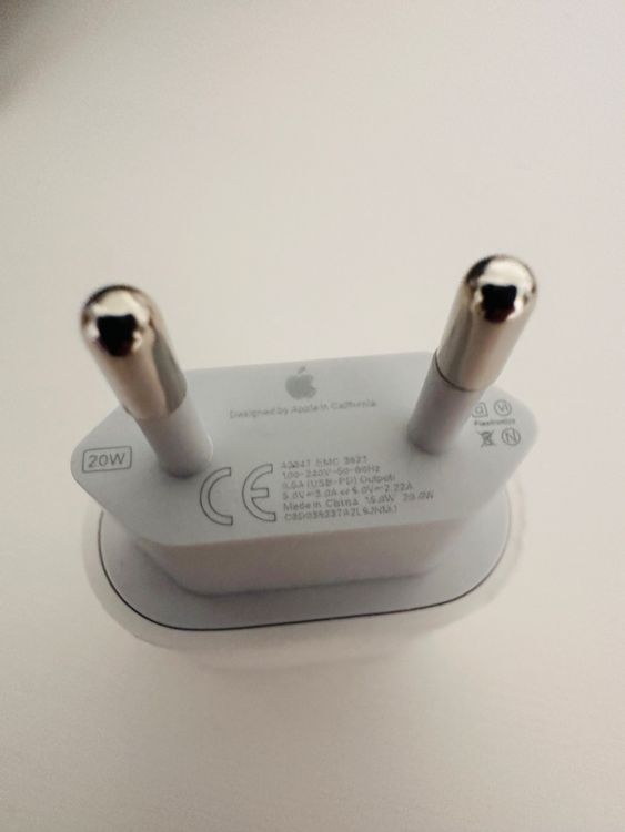 APPLE USB-C Power Adapter mit Lade Kabel bis zu 20 Watt (Neu und originalverpackt) in Büttikon ...
