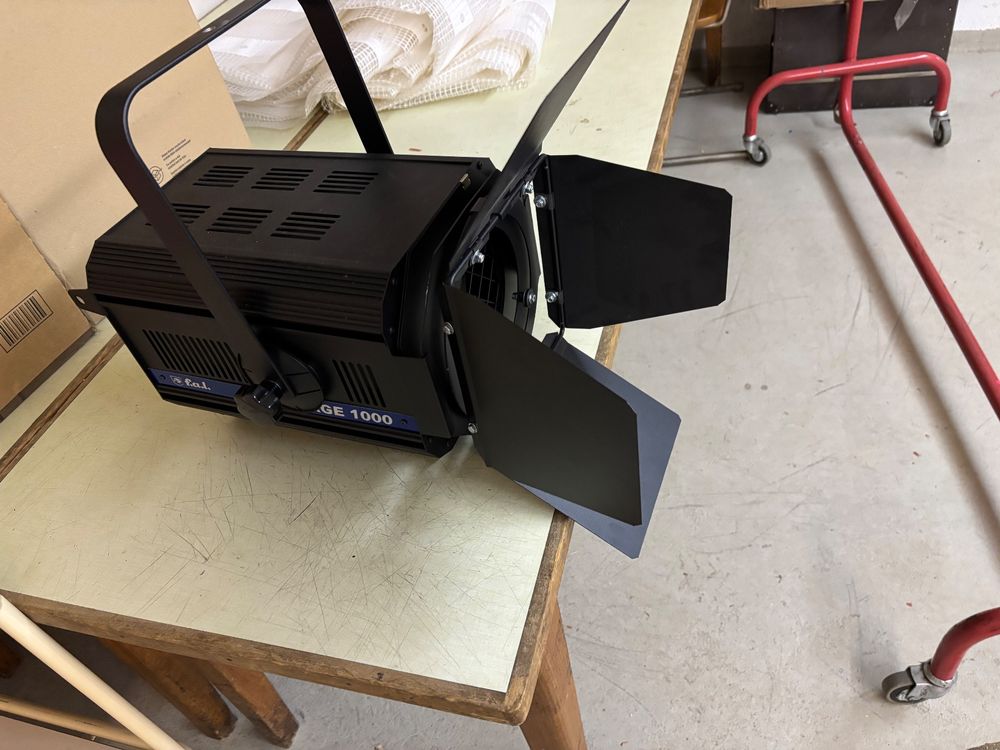 4x Theater Scheinwerfer Stage 1000 (Gebraucht) in Gränichen für CHF 101 – nur Abholung auf ...