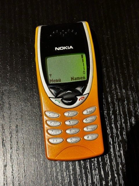 Nokia 8210 (Gebraucht) in Rümlang für CHF 20.3 – mit Lieferung auf ...