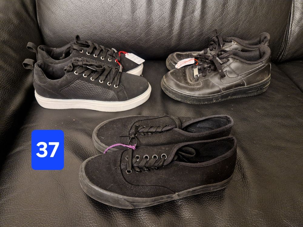 3 paires de baskets noires pointure 37 (Gebraucht) in Penthaz für CHF ...