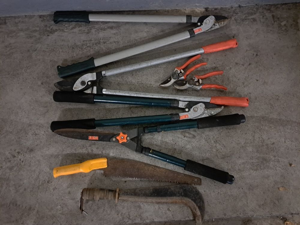 16-teil. Garten-Geräte Set (Ast-Scheren, Säge, Gertel etc.) (Gebraucht ...