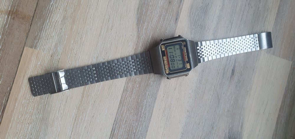 Intertronic Digitaluhr | Kaufen auf Ricardo