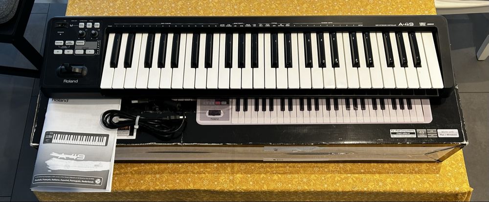 Clavier MIDI Roland A-49 noir (D'occasion) à Aigle pour CHF 70 – avec ...