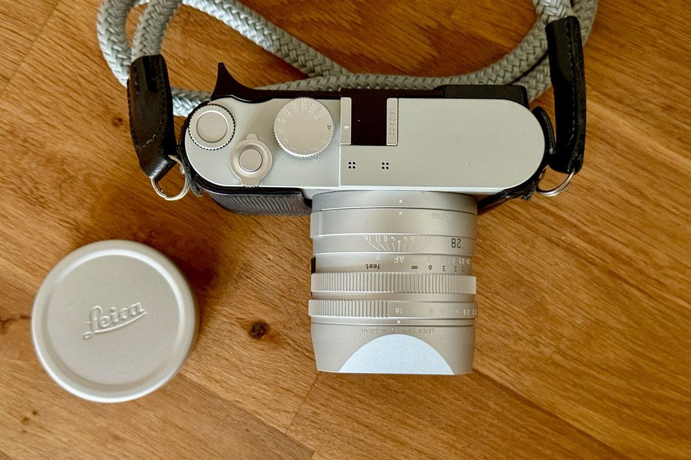 Leica Q2 Ghost by Hodinkee inkl. Zubehör Top Zustand! (Gebraucht) in ...