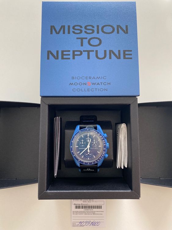 Swatch x Omega: Moonswatch Mission to Neptune (Neu und originalverpackt) in Wohlenb. Bern für ...