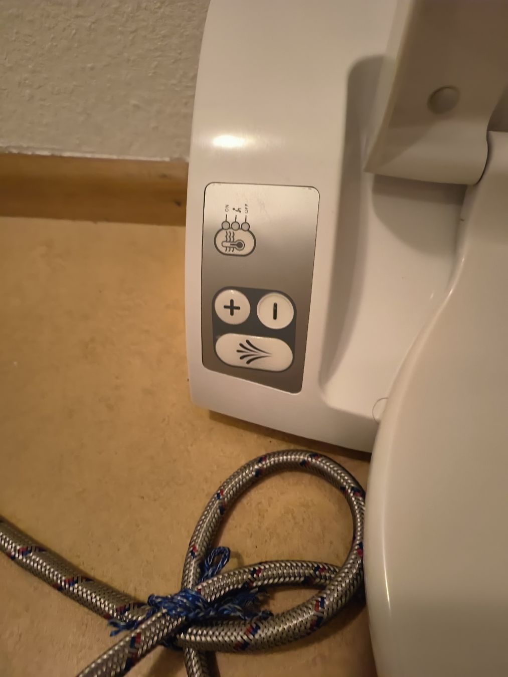 Geberit Aquaclean 5000 plus dusche wc taharet closomat (Gebraucht) in ...