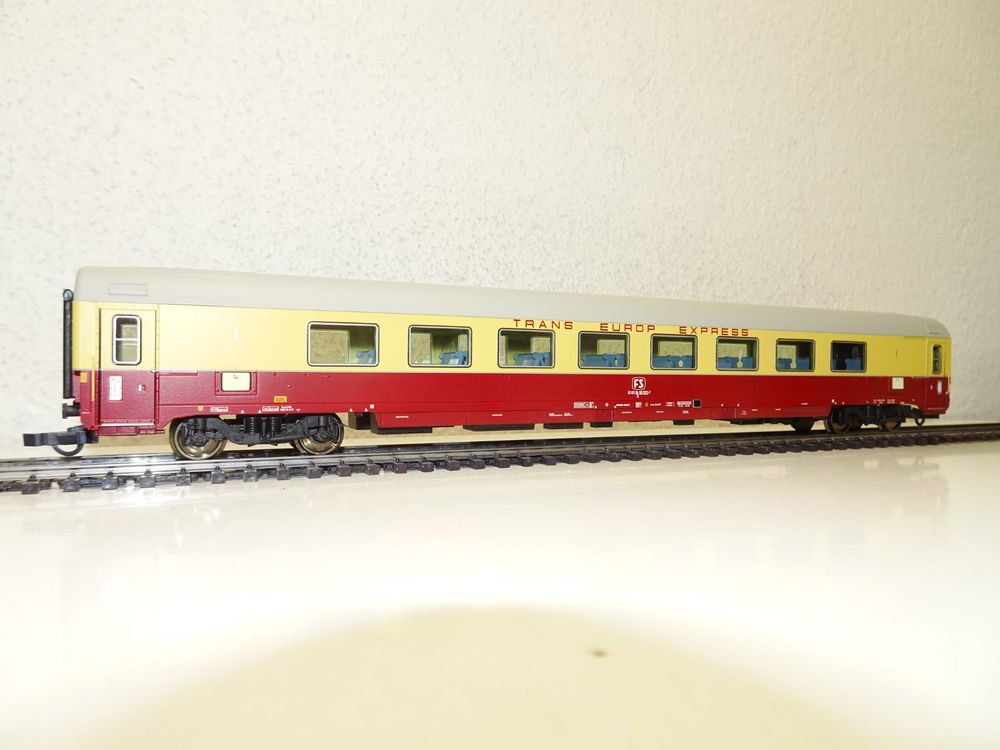 Roco Personenwagen FS 953-7 TEE 64072 HO (M48) (Neu (gemäss ...