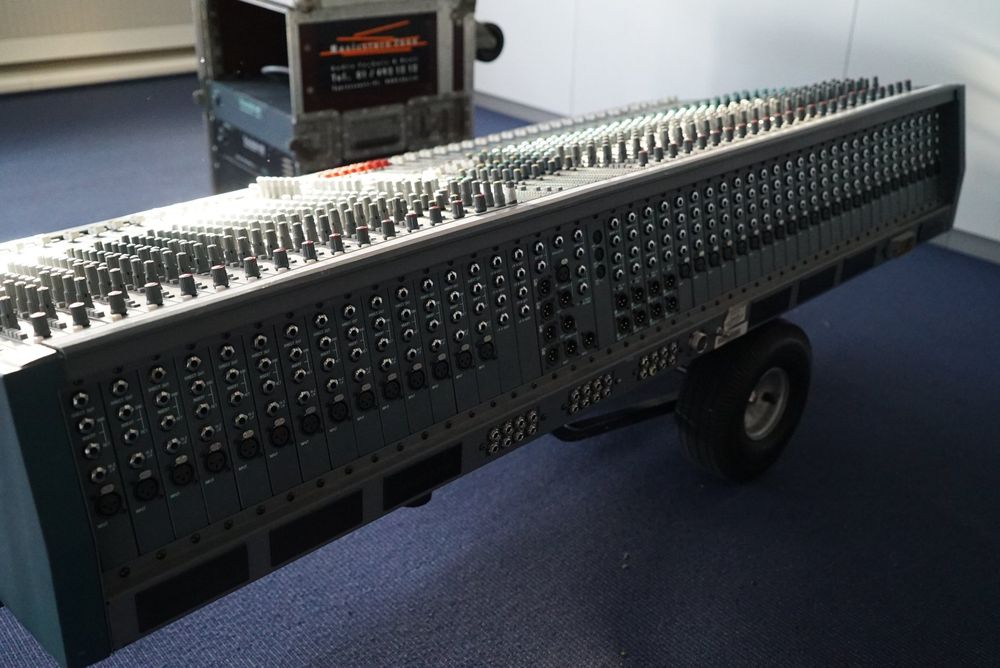 Soundcraft K3 Theatre 40 channel profi mischpult der 90er (Gebraucht ...