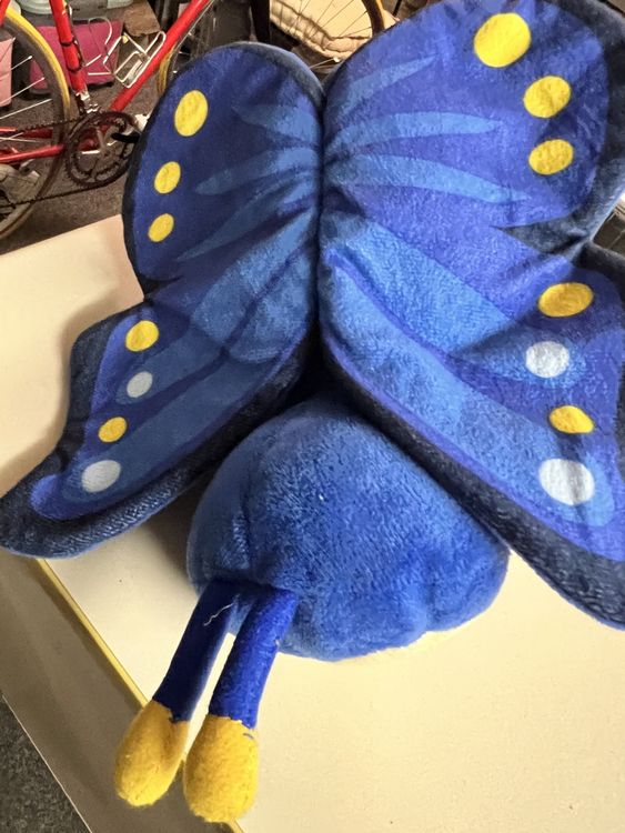 Plüschtier Raupe/Schmetterling (Gebraucht) in Oberembrach für CHF 5 – mit Lieferung auf Ricardo ...