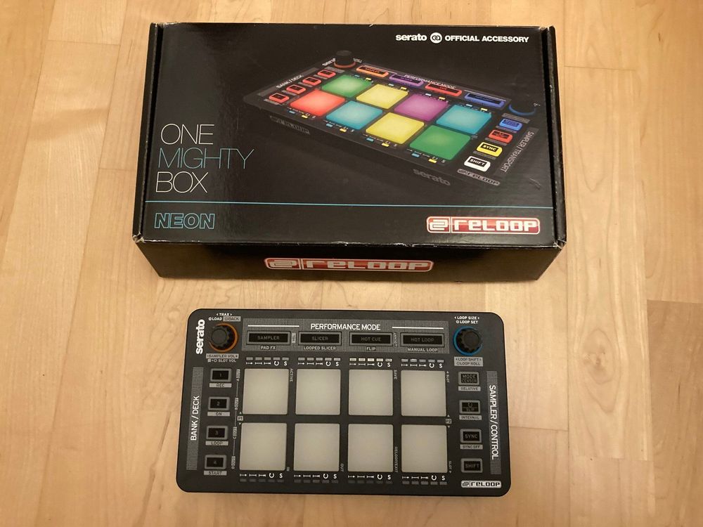 Serato Reloop NEON - One Mighty Box | Kaufen auf Ricardo