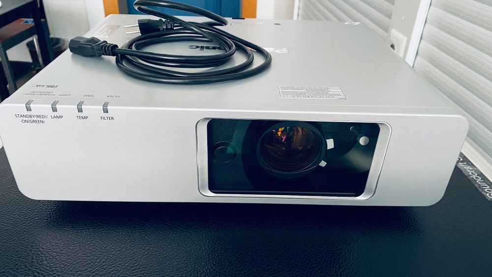 Beamer Panasonic PT-FW300 | Kaufen auf Ricardo